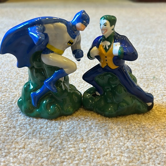 DC Comics | Dining | Dc Comics Batman And Joker Magnetic Ceramic Salt ...